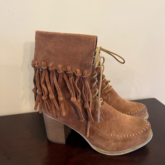 Sbicca | Shoes | Sbicca Lace Up Wagon Fringe Booties Size 85 Leather ...